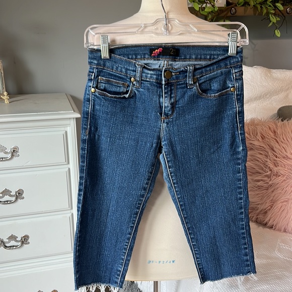 Forever 21 | Pants & Jumpsuits | Denim Capris Jean 2 Womens 25 Low Rise ...